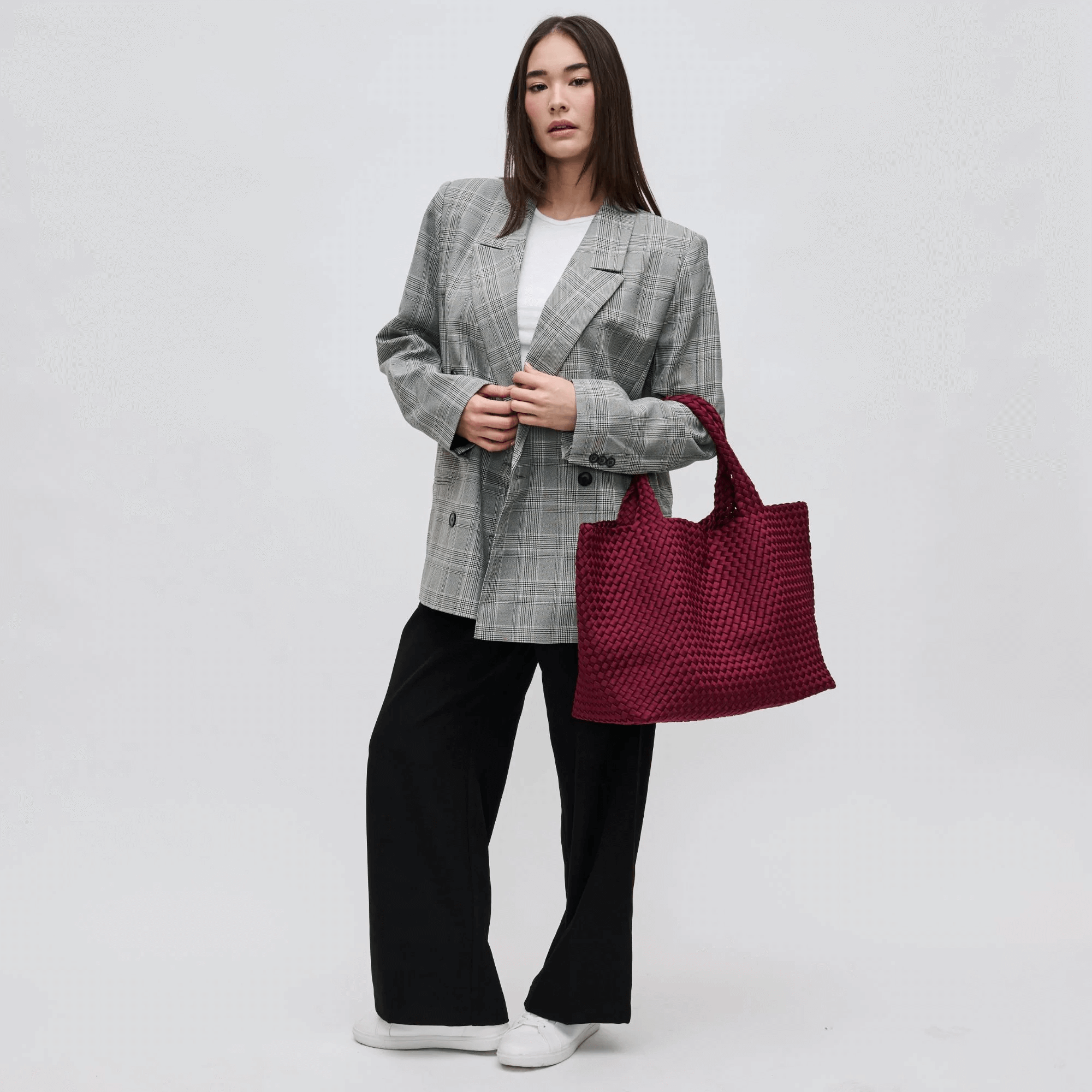 Styling Tote Bags | How to Wear a Tote Bag | Sol and Selene